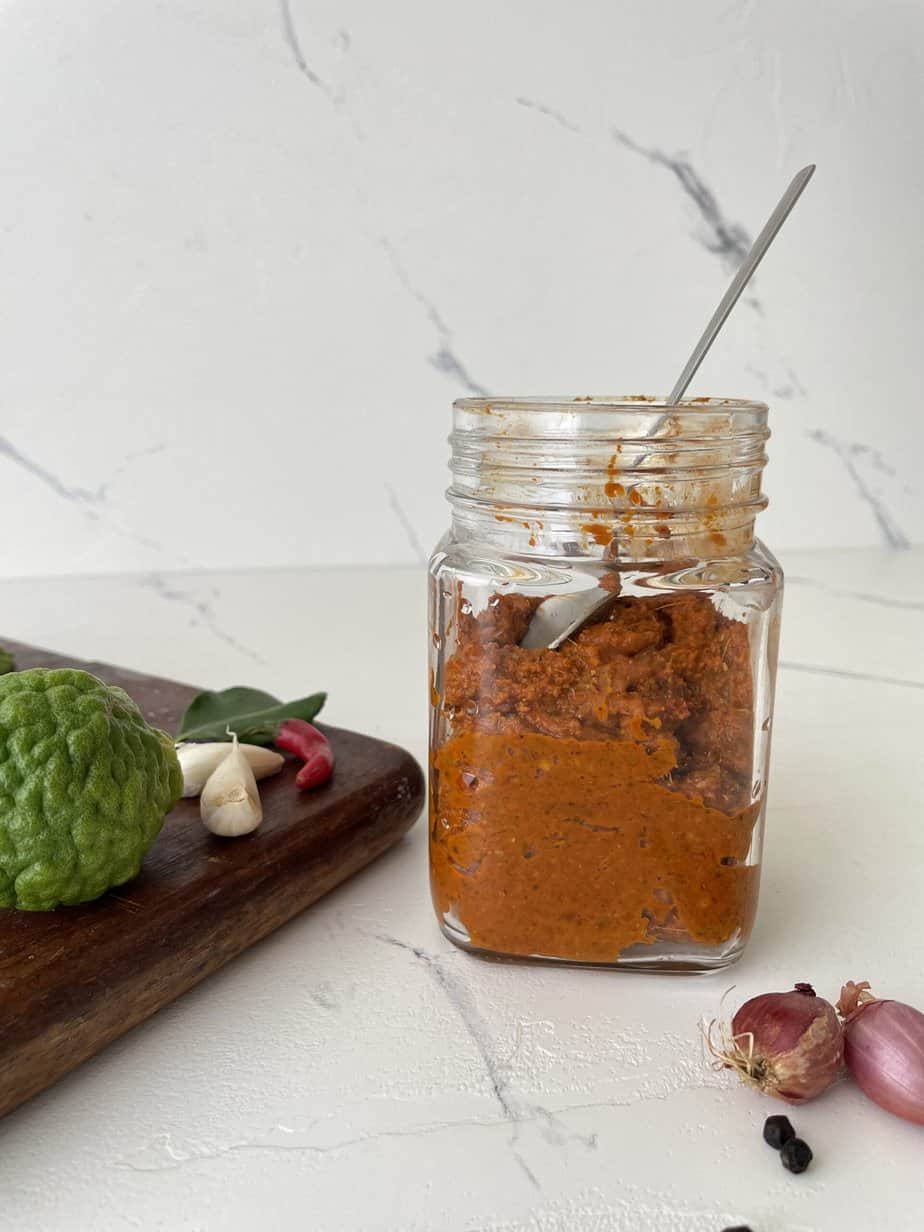 Easy Spicy Thai Red Curry Paste Recipe (Vegan) | Spicy Exchange